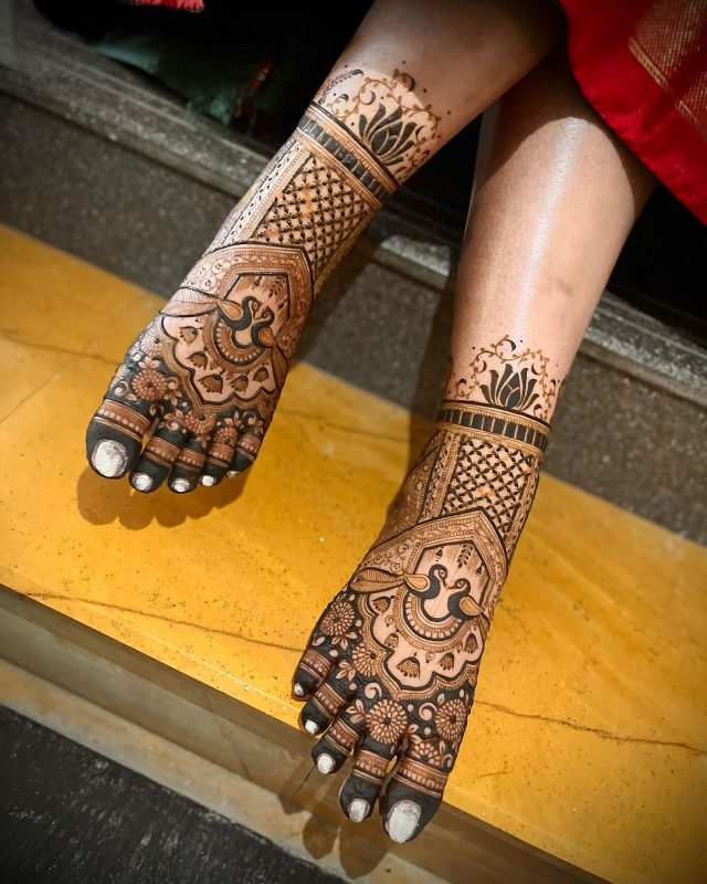 25+ Trendy Leg Mehndi Designs for Brides
