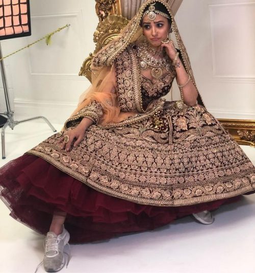 A guide on how to slay your bridal poses this wedding season!