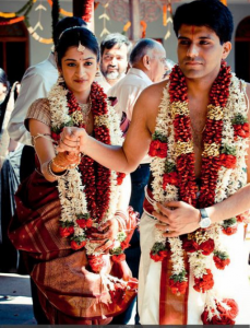 Trending Couple Varmala Designs This Wedding Season!