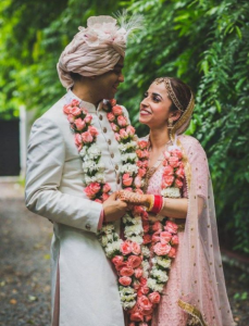 Trending Couple Varmala Designs This Wedding Season!