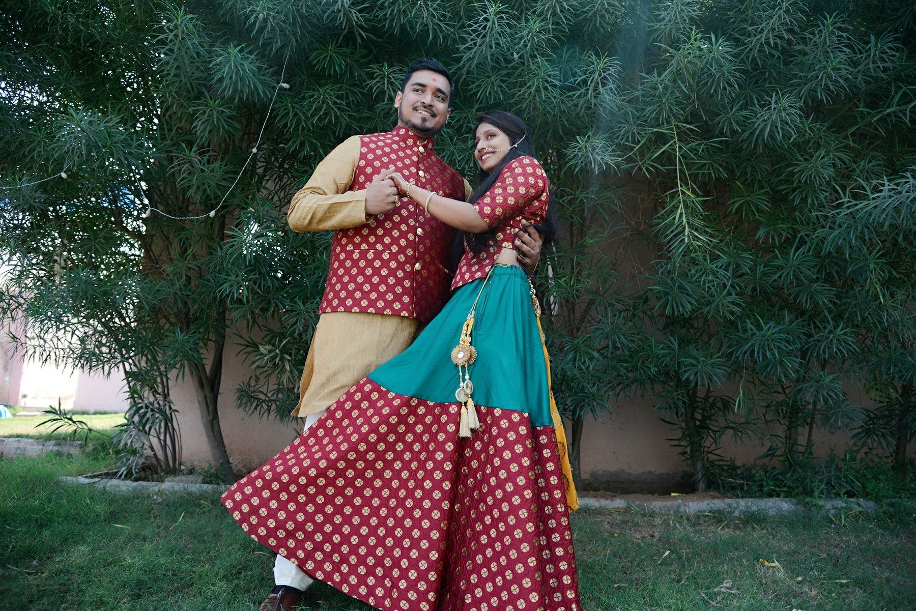 Exciting Color Coordinated Dress Ideas for Couple's Amazing Wedding