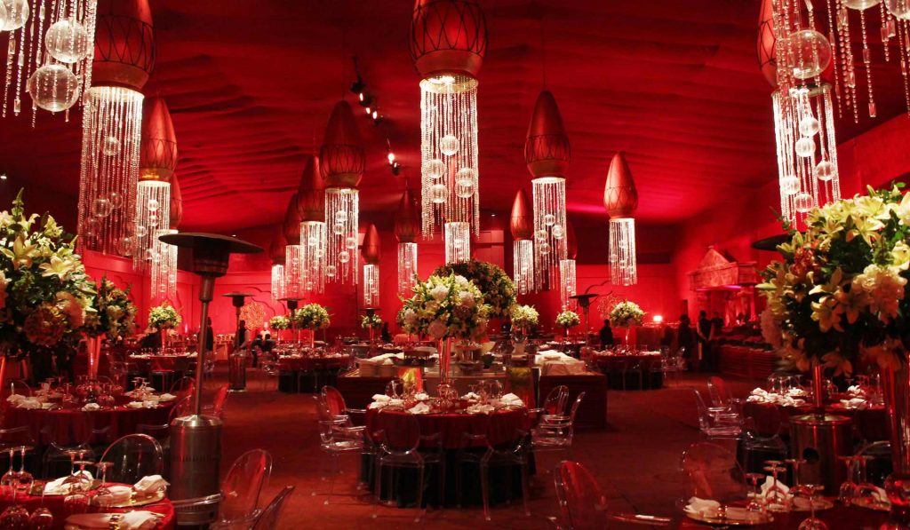 11 Exciting Ways to Have Red Wedding Theme Party for 2021 Marriage