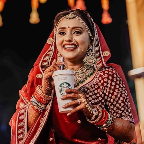 20 Memorable Solo Bride Pictures for 2021 Wedding Which Looks Unique