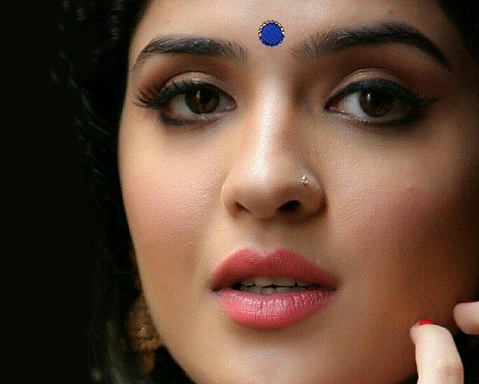 Quintessential Bridal Bindi Ideas for all the Gorgeous Bride Out There