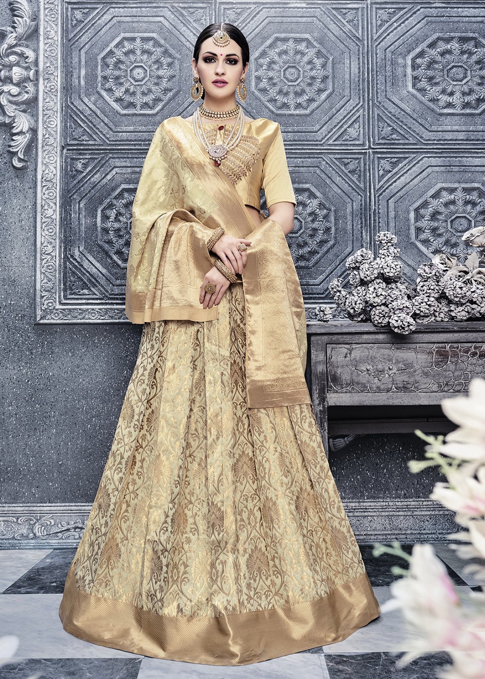 28 Eye Catching Golden Bridal Lehenga Designs Ideas for this Wedding