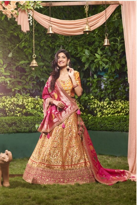 20 Latest Manyavar Mohey Bridal Lehenga Collection for 2021 Brides