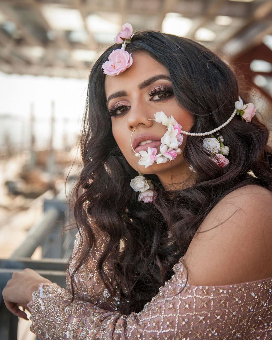 20 Regal Bridal Nose Ring Designs for a Royal Ensemble