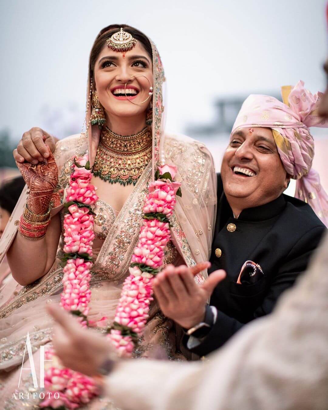 Must Have Father Daughter Poses To Make Impeccable Memories!