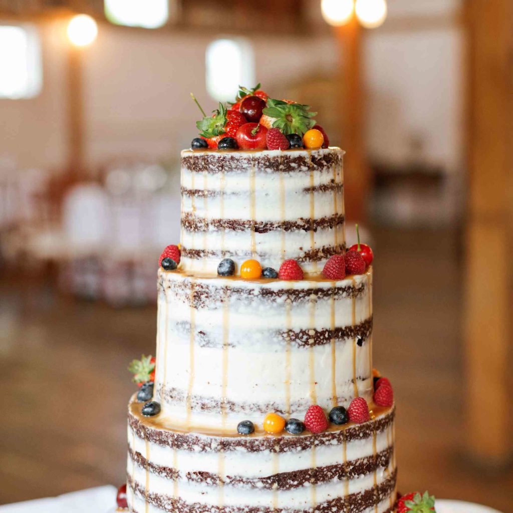 Superb Cake Trends for The Best Wedding and Birthday Experience