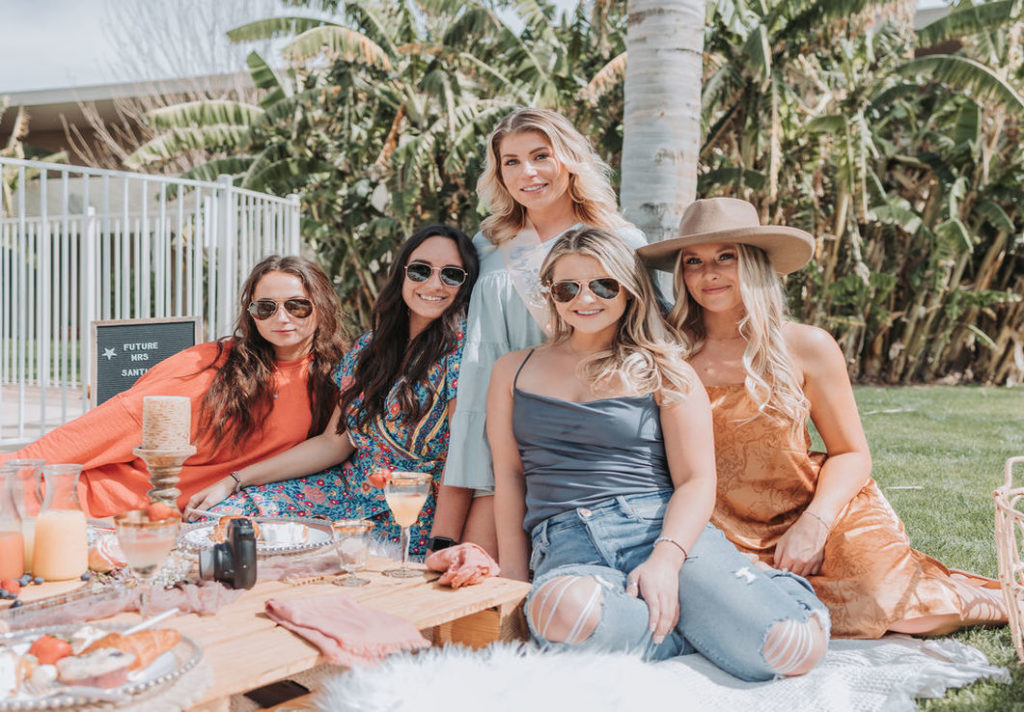 13 Breathtaking Pool Party Outfit Ideas for The Coolest Pool Party