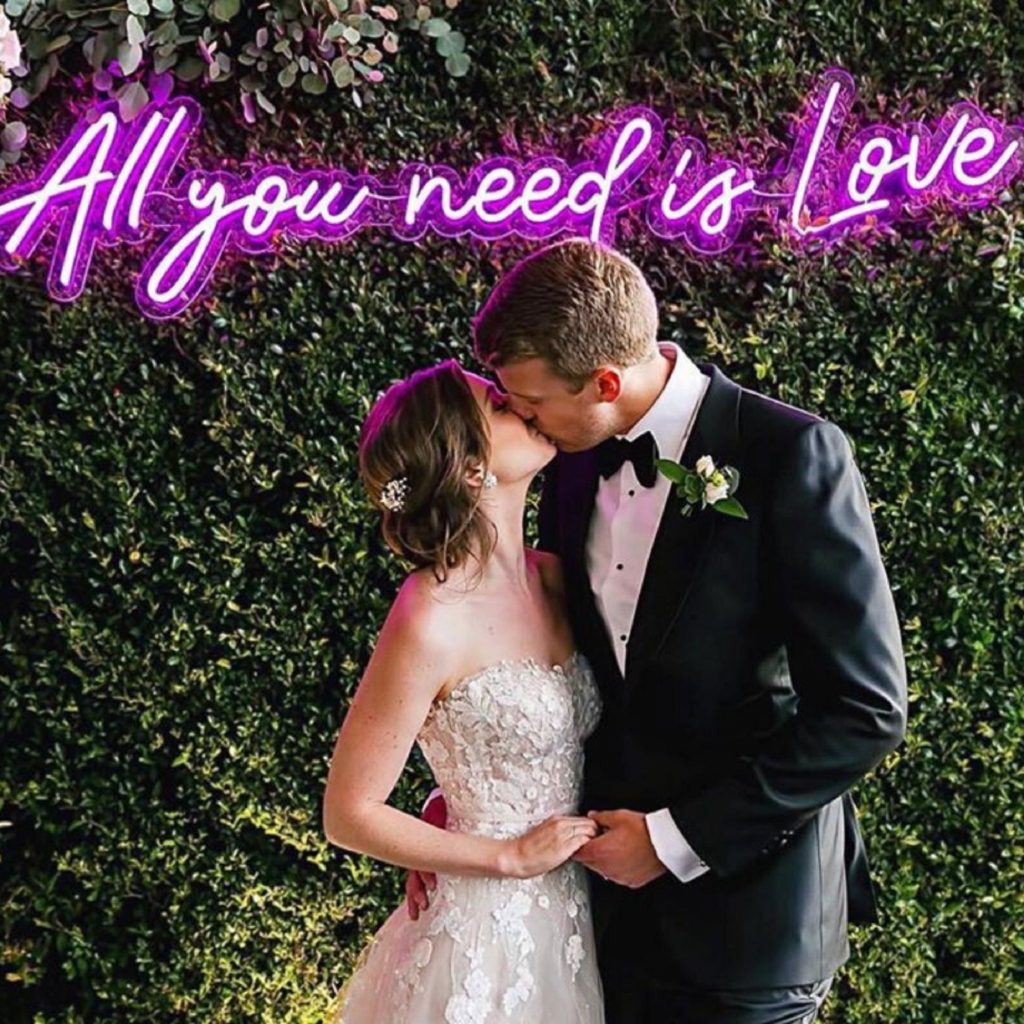 Neon Wedding Signs to Surprise and Delight your Wedding Guests