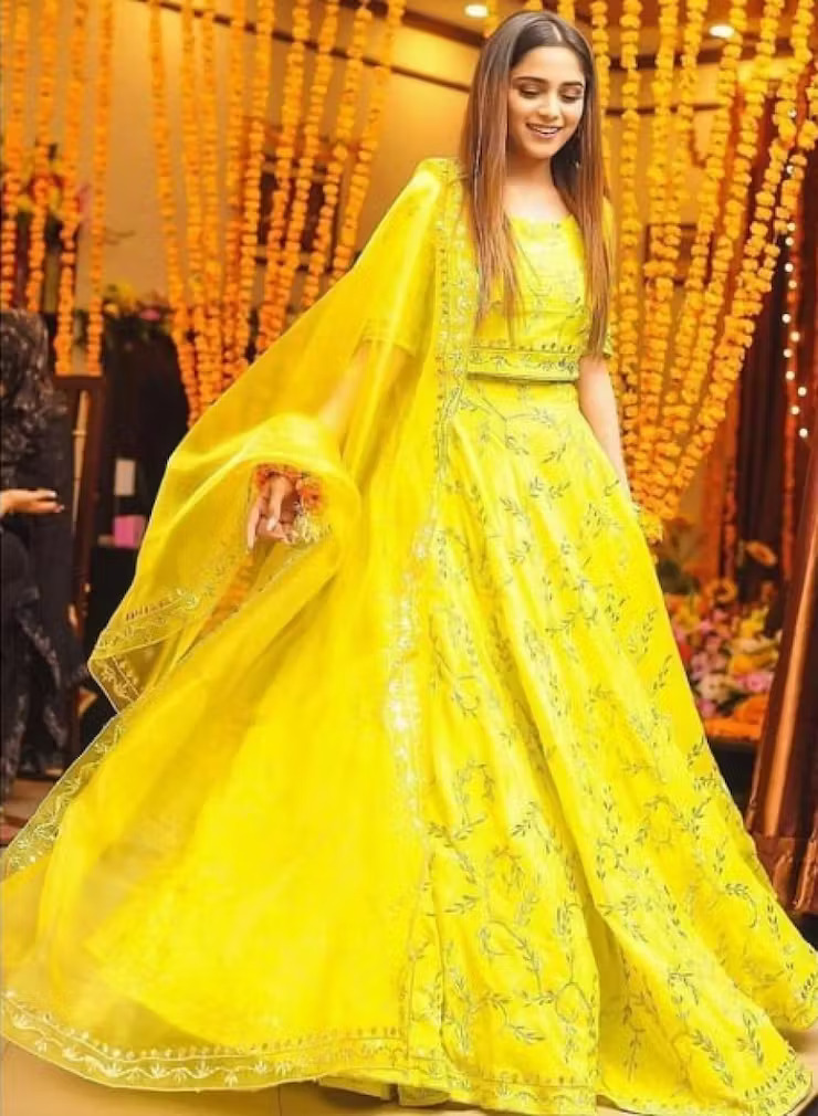 Bengali Haldi Look: 15 Mind-blowing Outfits to Adorn your Haldi Ceremony
