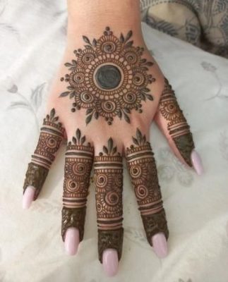 20+ Elegant Mehndi Designs For Your Dream Wedding Look
