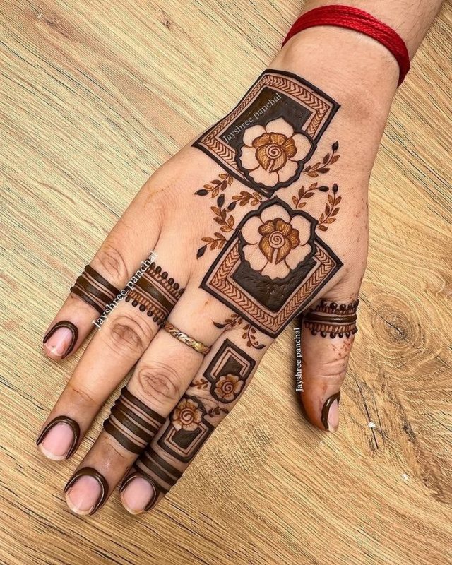 20+ Elegant Mehndi Designs For Your Dream Wedding Look