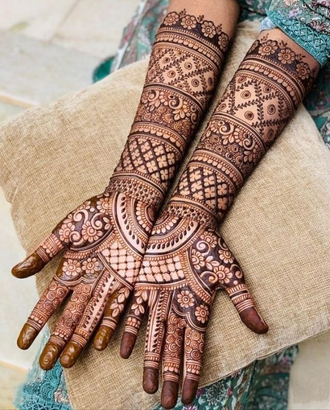 20+ Elegant Mehndi Designs For Your Dream Wedding Look
