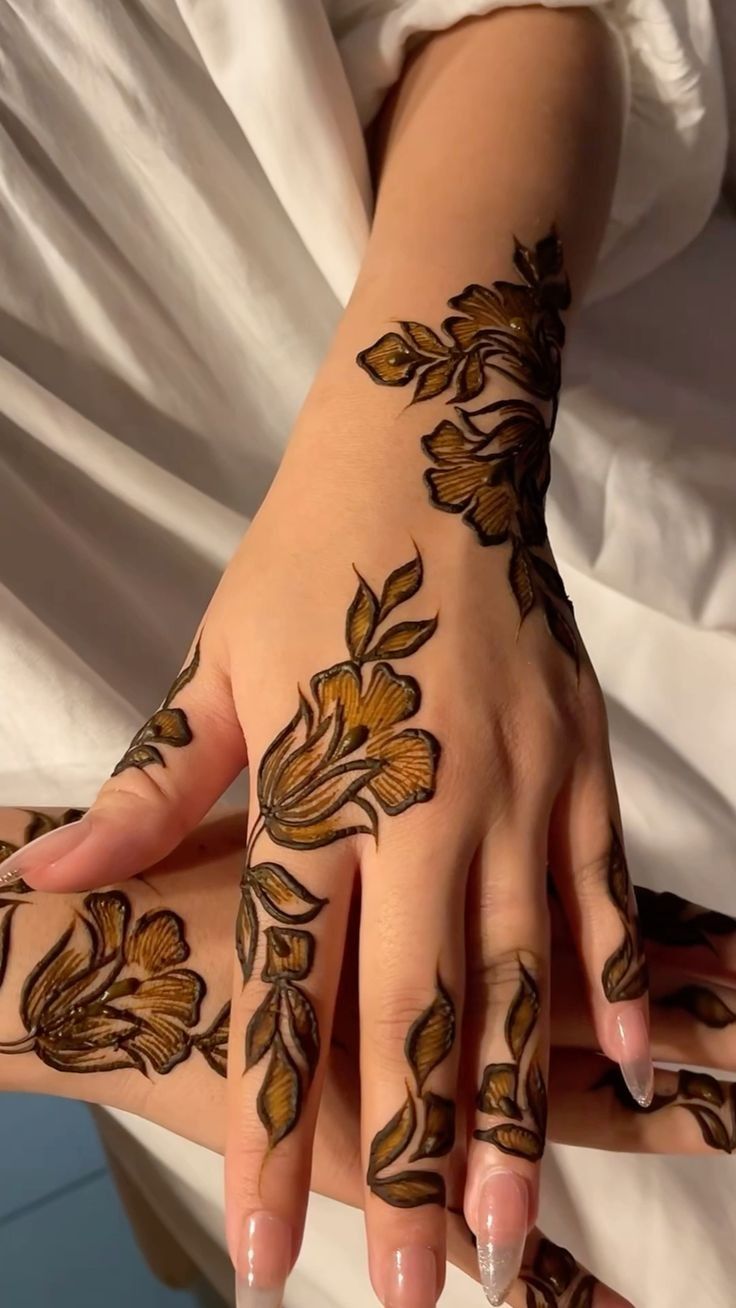 20+ Chic Finger Mehndi Designs Trending in 2025