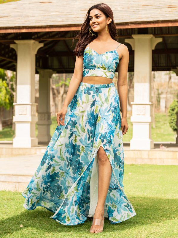17 Breathtaking Pool Party Outfit Ideas for The Coolest Pool Party