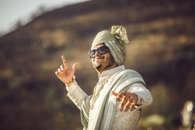 25+ Instagram Worthy Groom Poses for 2024