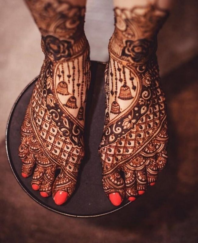 35+ Latest Engagement Mehendi Designs that are Must-Try