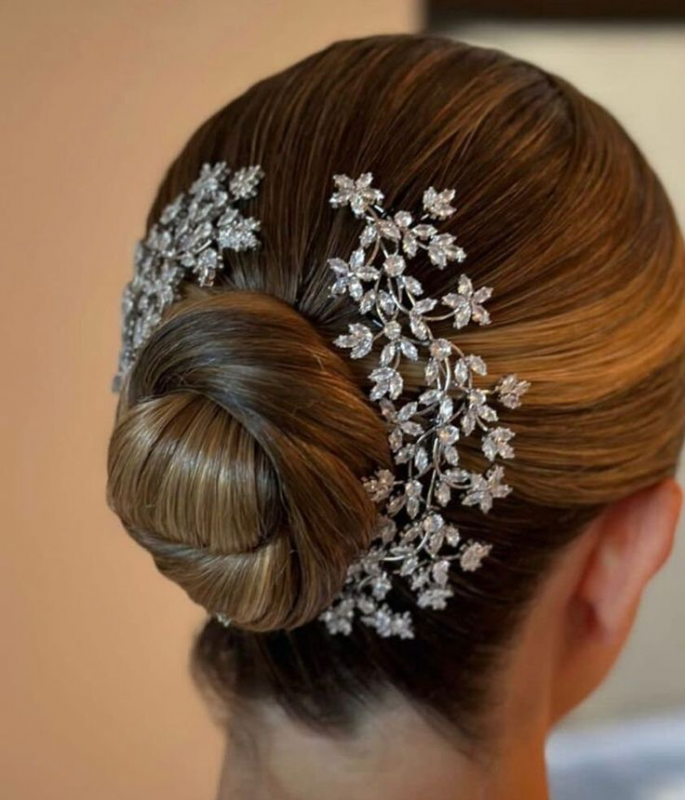 25+ Stunning Wedding Bun Hairstyles to Complete Your Look