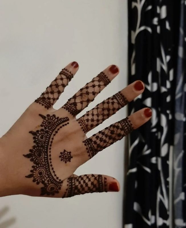 30+ Cutesy Small Mehndi Design Ideas for Kids