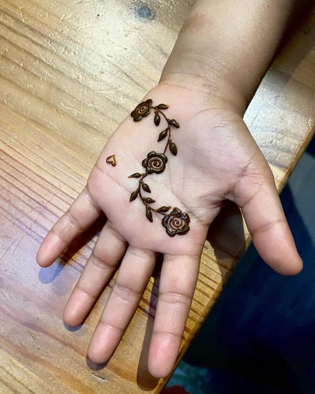 10 Beautiful Mehendi Designs for Kids That Are Swoon-Worthy