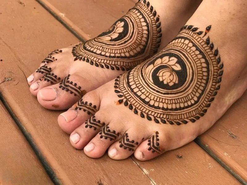 25+ Trendy Leg Mehndi Designs for 2024 Brides