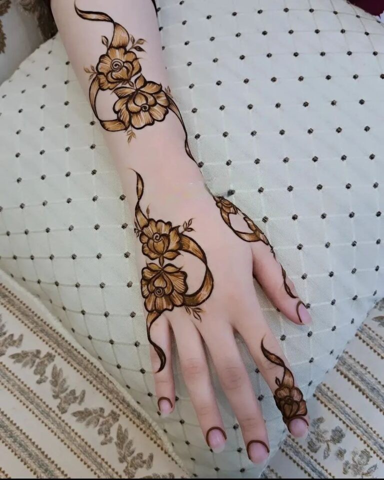 Small Mehndi Design: Adorable Mehndi Designs that the Kids Will Adore!
