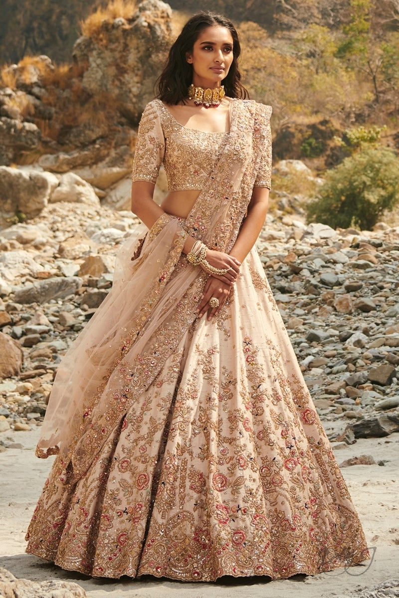 16 Curated Muslim Wedding Dresses Trending in 2023
