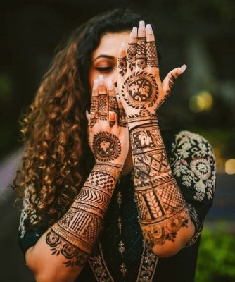 35+ Latest Engagement Mehendi Designs that are Must-Try