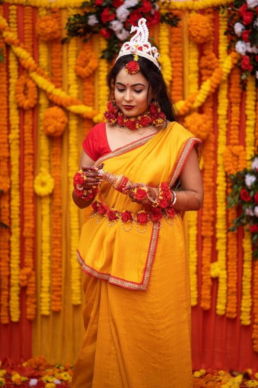 25+ Latest Instagram-worth Haldi Poses for Bride