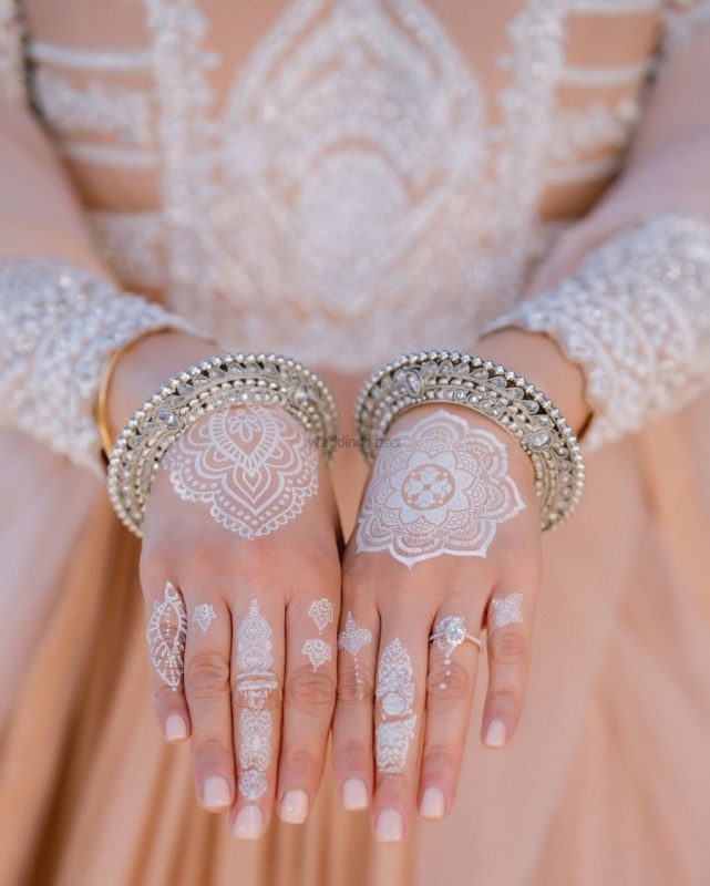 35+ Latest Engagement Mehendi Designs that are Must-Try